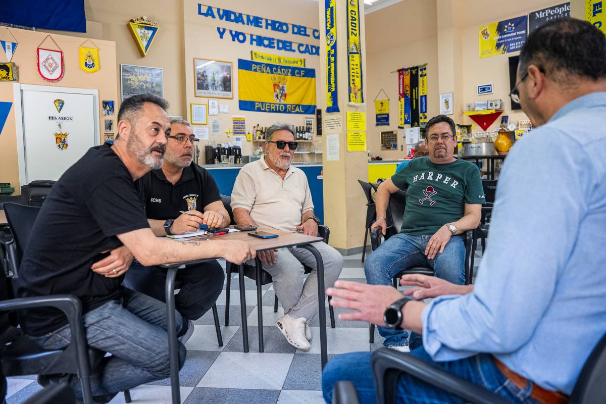 La ilusión por salir en el coro de Puerto Real, un emblema del Carnaval ...
